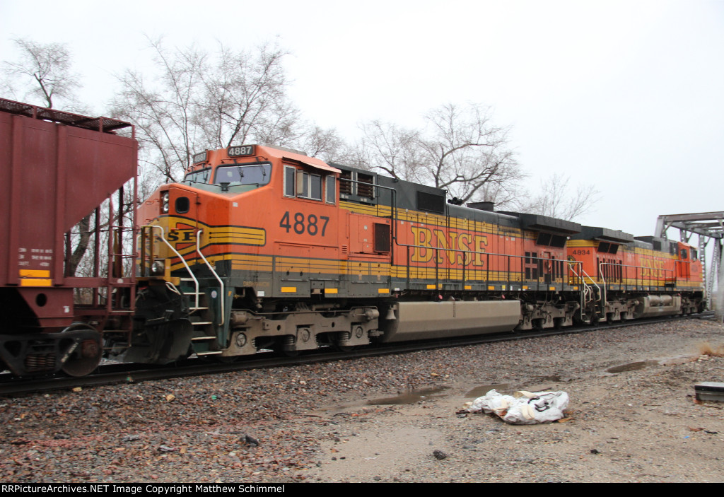 BNSF 4887